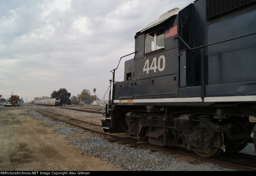 FEC 440 Pointing West